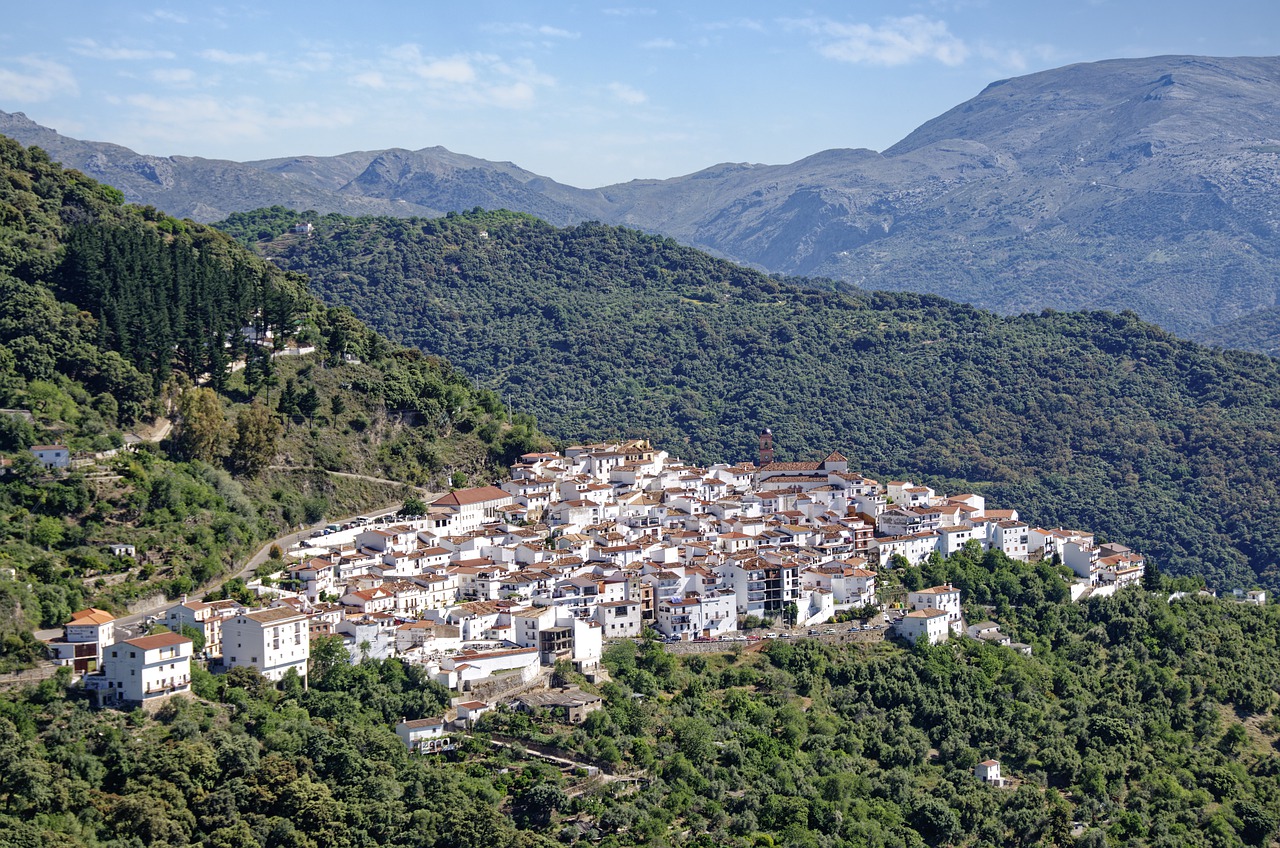 How To Immerse Yourself In Spanish Culture - RVF International